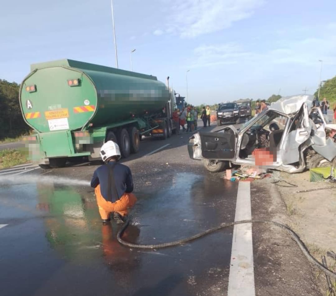 Wanita maut kereta terbabit kemalangan dengan lori tangki - Kosmo Digital