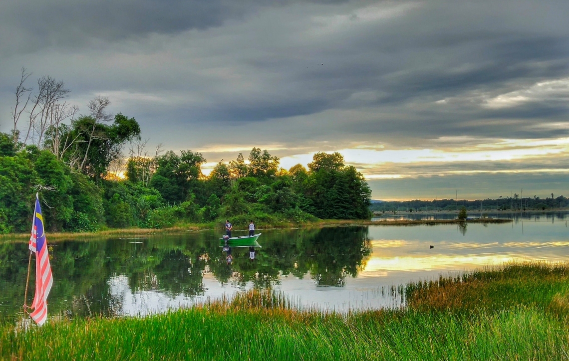Menjinakkan toman di Tasik Sepayang - Kosmo Digital