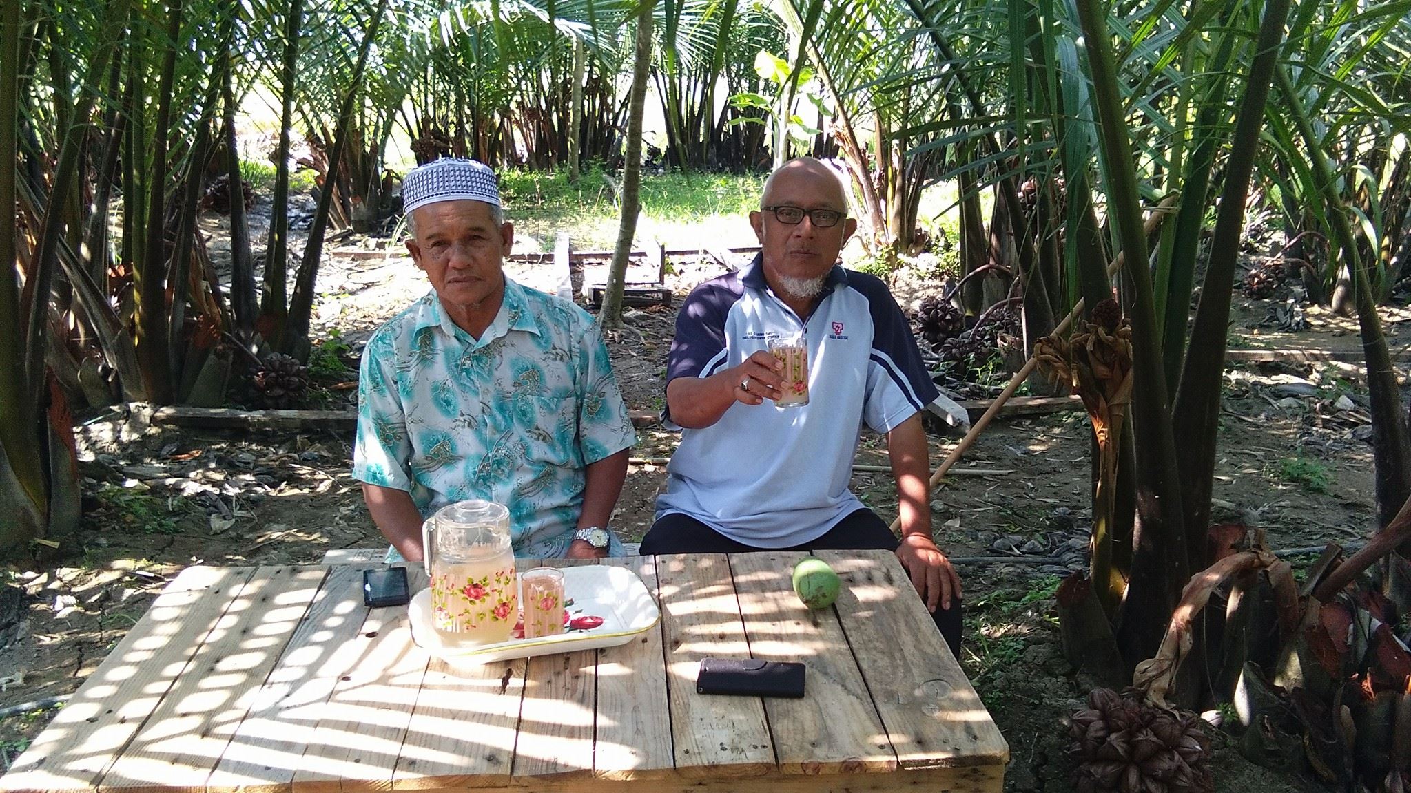 Nikmati air nira di ladang nipah - Kosmo Digital