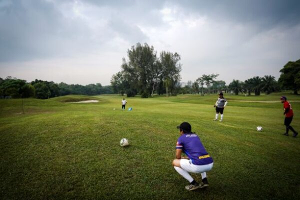 Sasaran sukan golf sepakan bola - Kosmo Digital