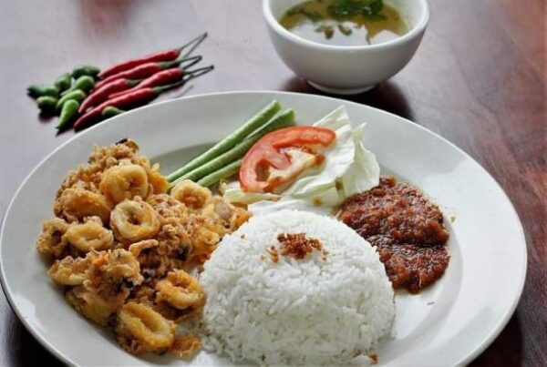 Nasi lalap diperap dengan 13 jenis rempah - Kosmo Digital