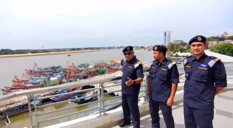 Bot nelayan Vietnam karam sewaktu dikejar kapal peronda APMM - Kosmo ...