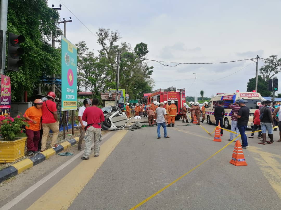 Seorang maut, lori rempuh lima kereta - Kosmo Digital