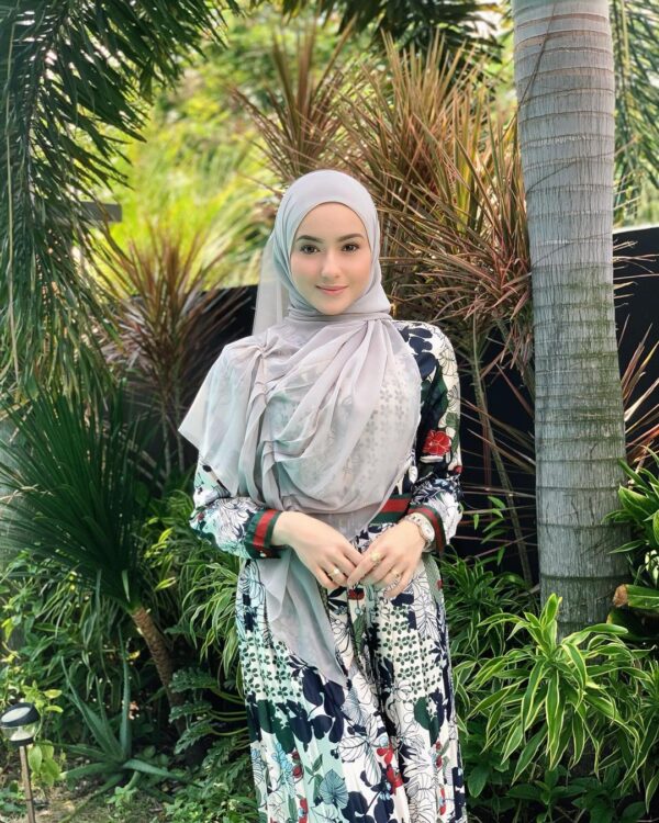 Netizen suruh saya buka tudung – Hannah Delisha - Kosmo Digital