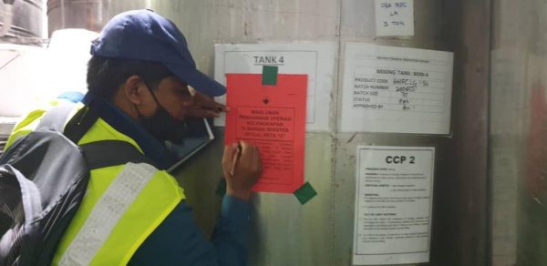 Lagi kilang buang sisa industri malam minggu - Kosmo Digital