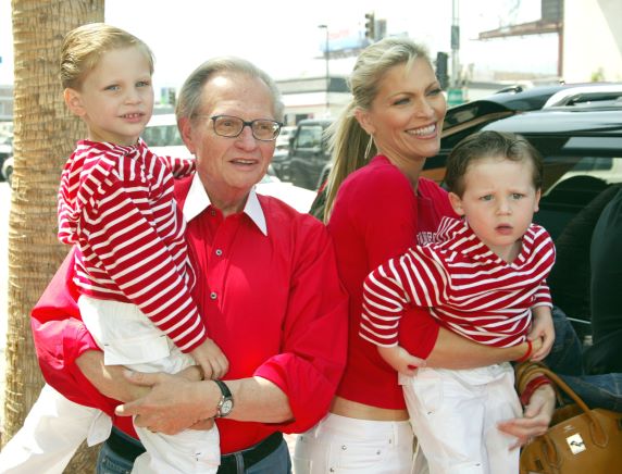 Larry King tiada galang ganti - Kosmo Digital