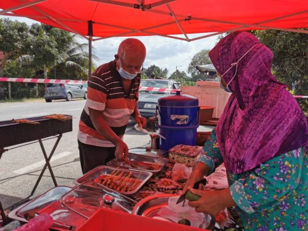 Jual sate harga 50 sen secucuk - Kosmo Digital