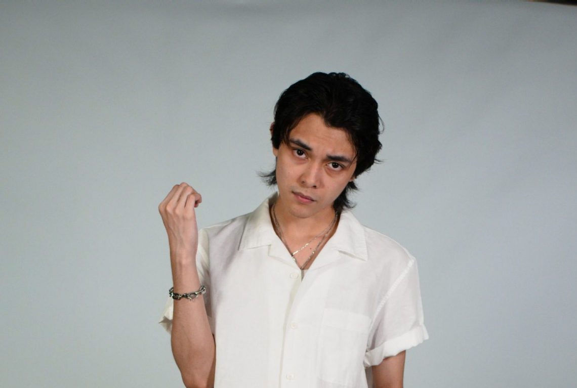 Biru Malam hadiah dari hati Chubb-E - Kosmo Digital