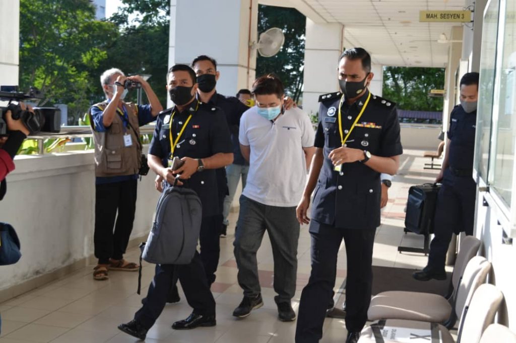 Bekas pengurus didakwa pengubahan wang haram berjumlah RM209,000 - Kosmo Digital