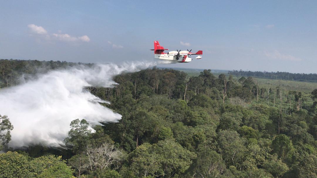 60,000 liter bom air padam kebakaran - Kosmo Digital