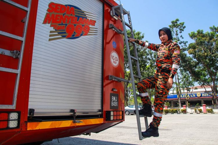 Sarah trauma terbayang mayat rentung - Kosmo Digital