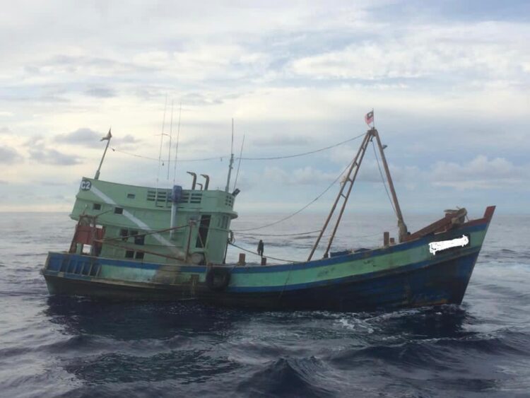 APMM tahan dua bot nelayan Vietnam di perairan Terengganu - Kosmo Digital