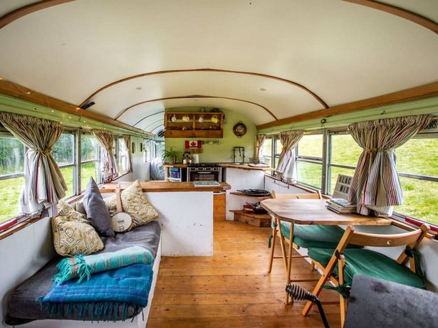 Bas sekolah jadi rumah percutian - Kosmo Digital