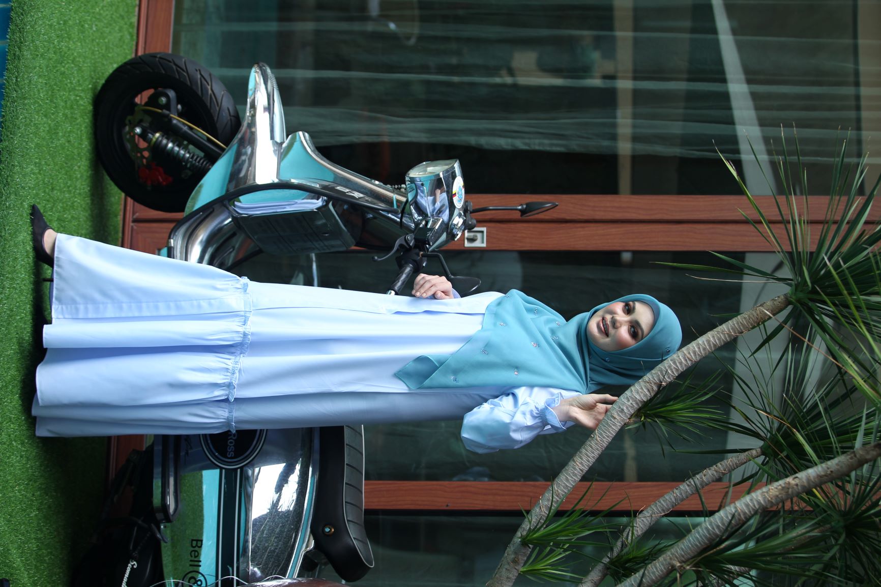 Jubah moden ciptaan Munawwareen berkualiti, ayu dipakai wanita masa ...