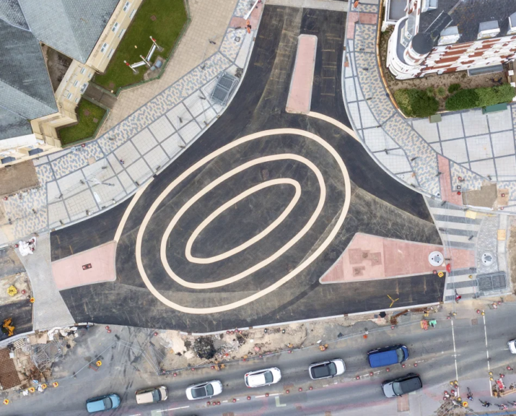 Bulatan jalan pelik buat penunggang motosikal keliru - Kosmo Digital