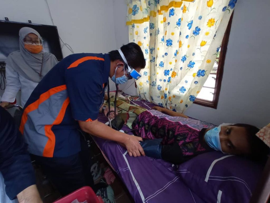 28 tahun terlantar sakit, Orang Asli terharu disuntik vaksin - Kosmo ...