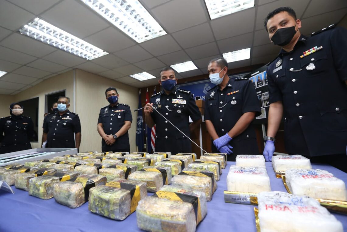 Dua sindiket tersungkur, 34.69kg syabu dirampas - Kosmo Digital