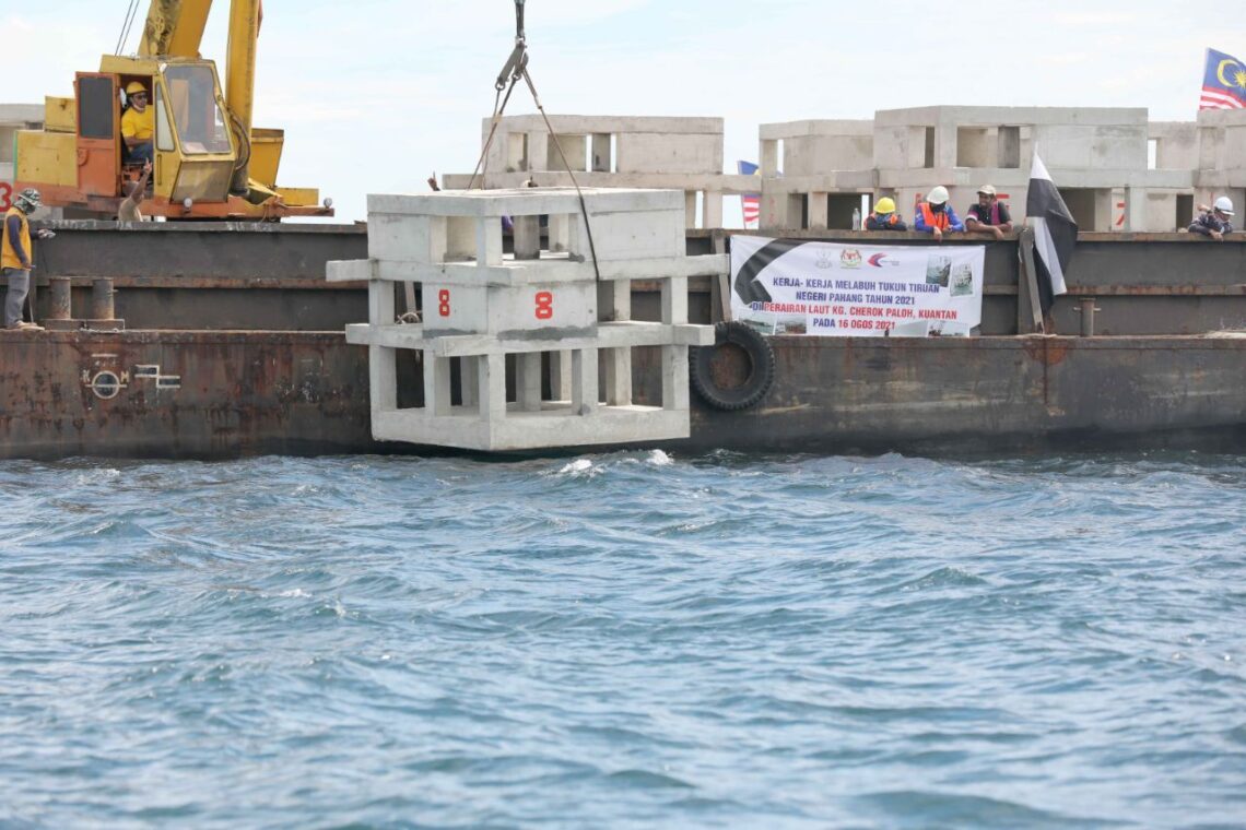 10 tukun tiruan bernilai RM325,000 dilabuhkan di perairan Cherok Paloh ...