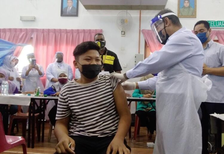 Payudara membesar selepas suntikan Pfizer adalah normal - Kosmo Digital