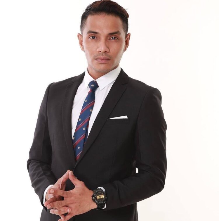 'Road to sejuta follower', Nam Ron tayang badan - Kosmo Digital