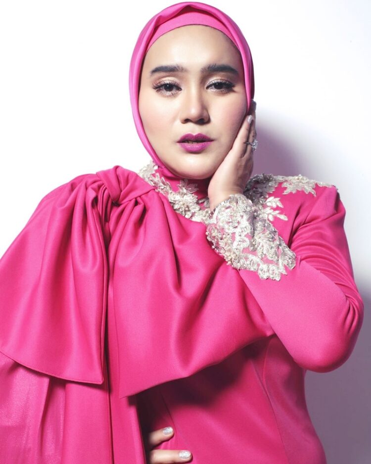 Azharina Azhar 15 tahun bahagia solo - Kosmo Digital