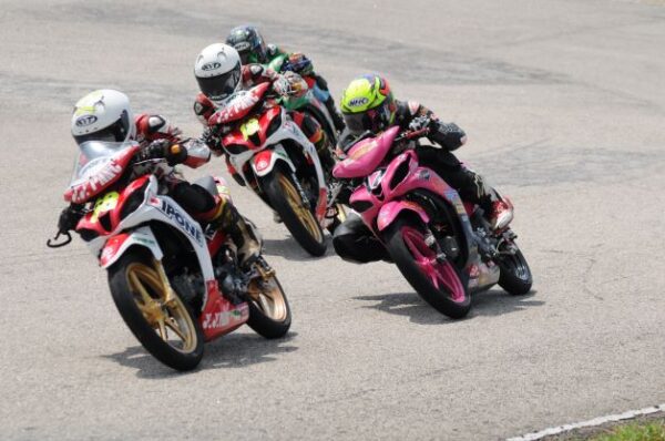 Pink Racing tekad bangkit di Sepang - Kosmo Digital