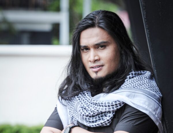 4 tahun hilang, kini Shahir kembali menyanyi - Kosmo Digital