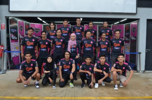Aksi debut cemerlang Pink Racing - Kosmo Digital
