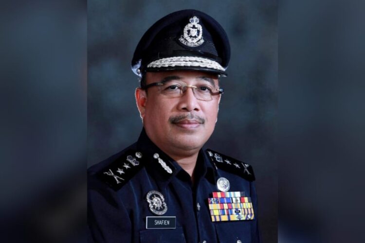 Wanita menyamun sambil bawa anak tiga tahun - Kosmo Digital