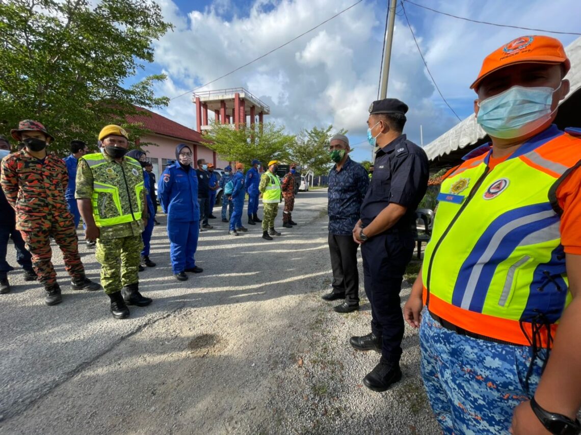 Lari masuk hutan selepas lihat rondaan polis - Kosmo Digital