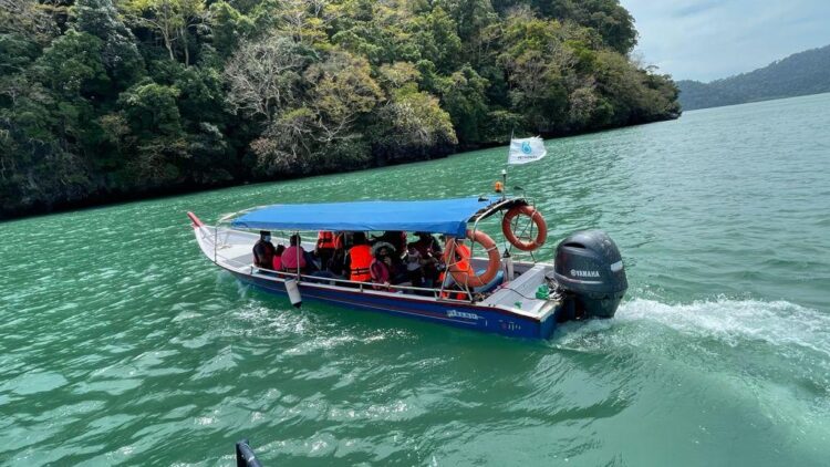 Polis Marin tahan 39 bot penumpang - Kosmo Digital