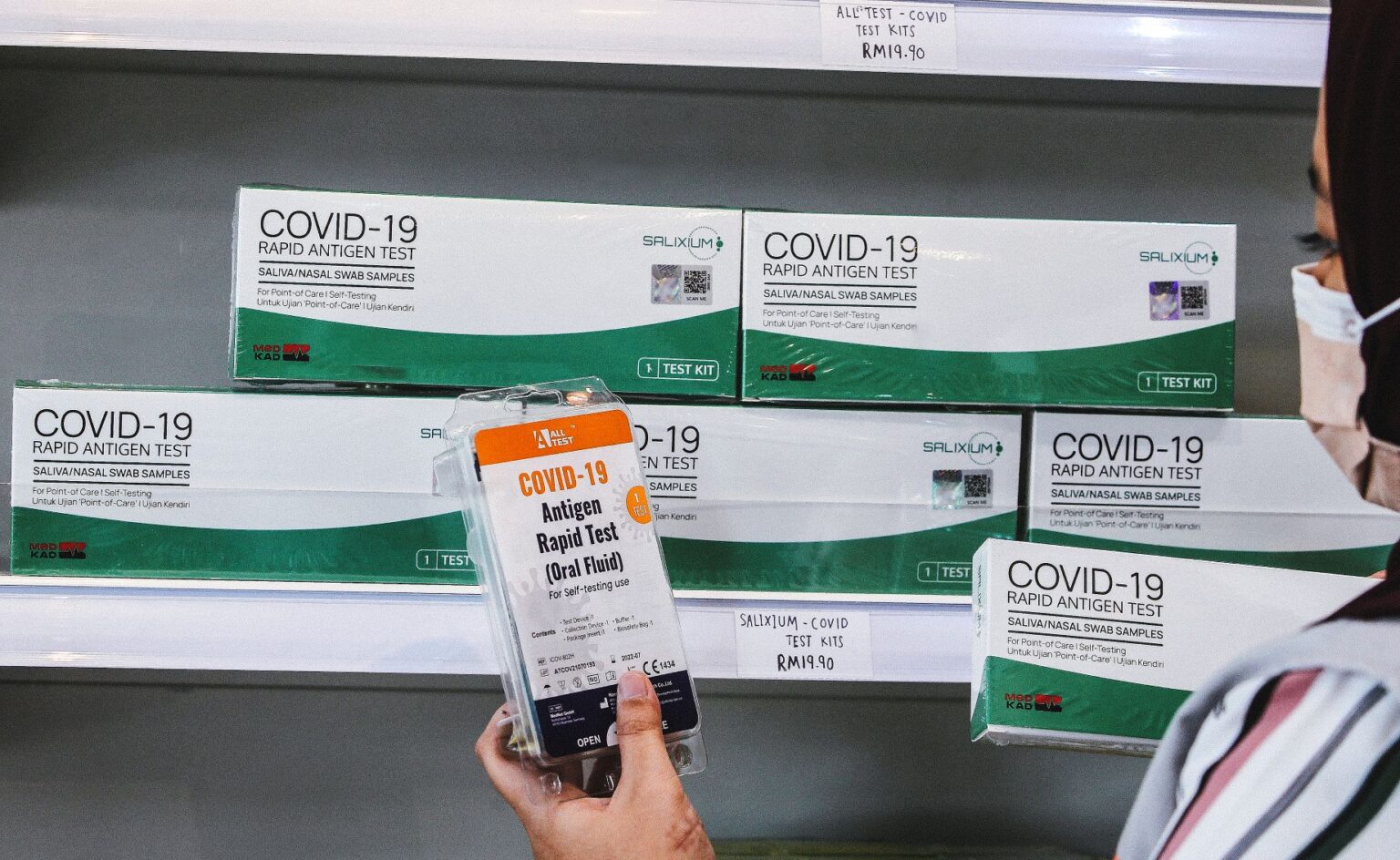 ‘Demam berpanjangan, terpaksa beli kit RM10 seunit’ - Kosmo Digital