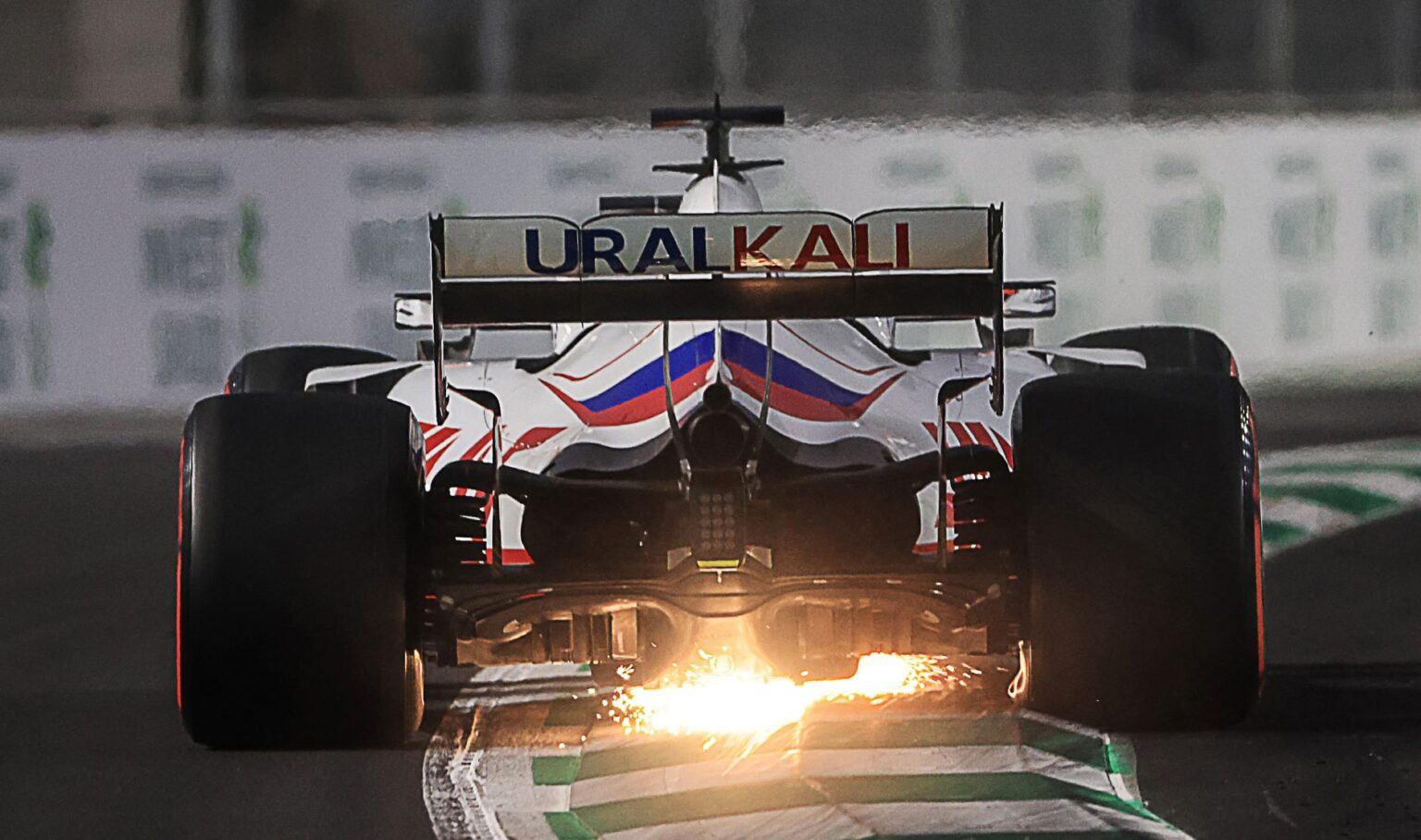 F1: Uralkali tuntut kembali wang tajaan - Kosmo Digital