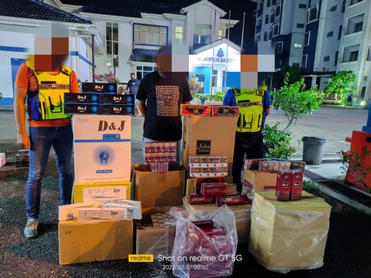 Rokok tidak bercukai, mercun bernilai RM151,345 dirampas polis marin ...