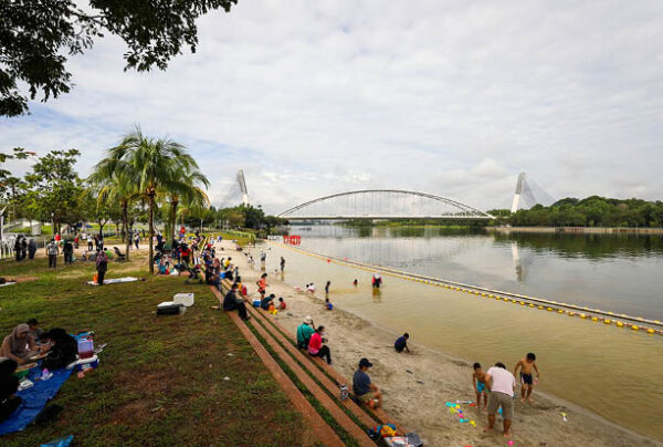 Sensasi pantai buatan Putrajaya - Kosmo Digital