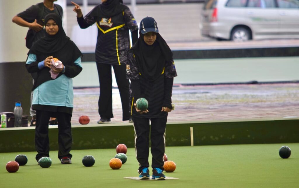 Hurun selesa bermain boling padang - Kosmo Digital