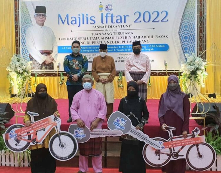 Tauke motosikal Cina santuni asnaf Melayu - Kosmo Digital