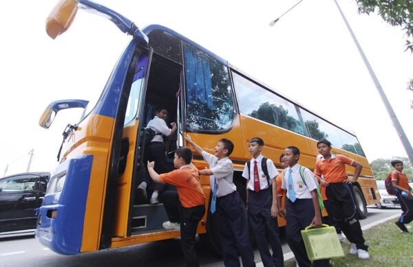 Tambang bas sekolah naik hingga RM25 sebulan - Kosmo Digital