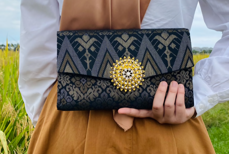 Estetika beg tangan songket, paduan Syawal dan Hari Ibu - Kosmo Digital