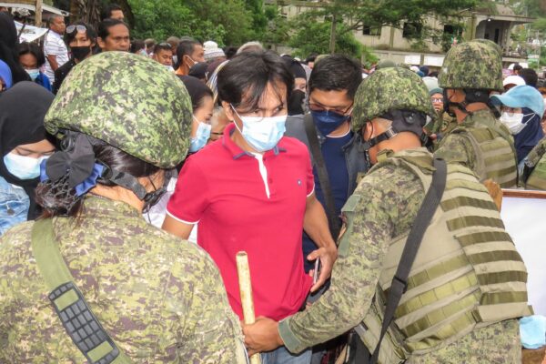 3 pengawal keselamatan maut ditembak di pusat mengundi Filipina - Kosmo Digital