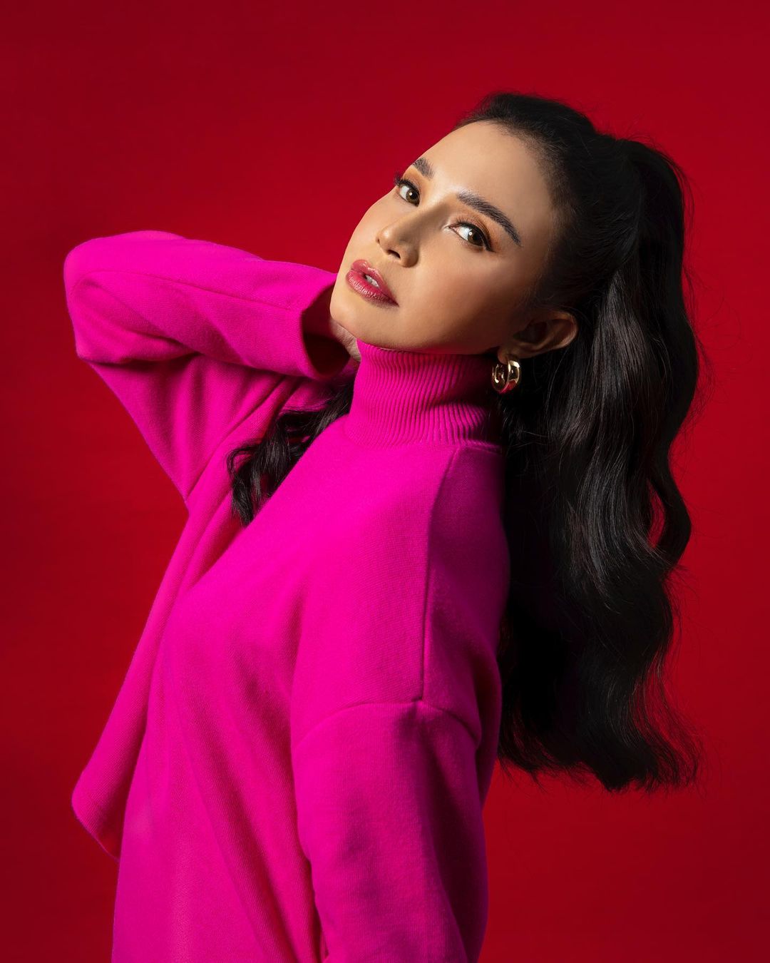 Menoleh kemilau 25 tahun Rossa - Kosmo Digital