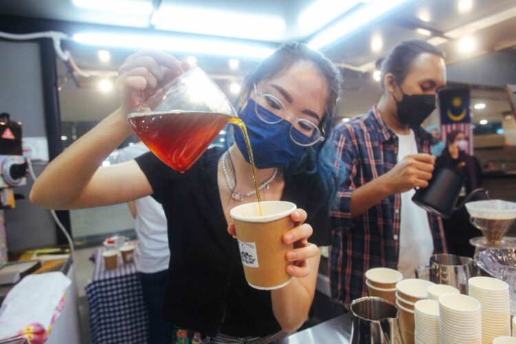 Salahkah jadi jurujual, barista? - Kosmo Digital