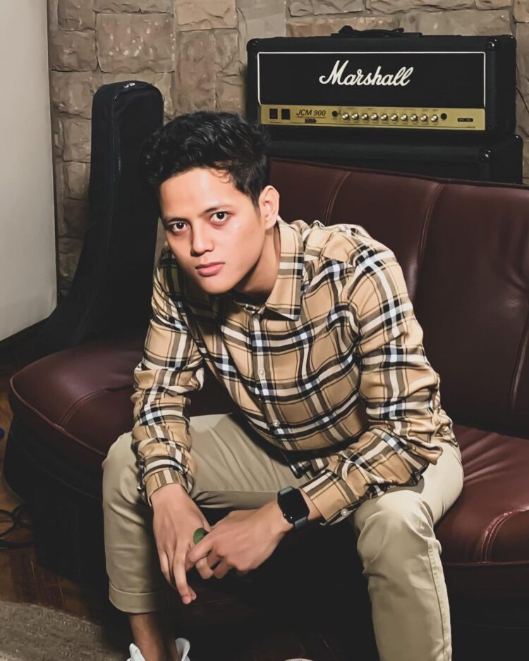 Stevan Pasaribu diberi upah nasi ganti wang persembahan - Kosmo Digital