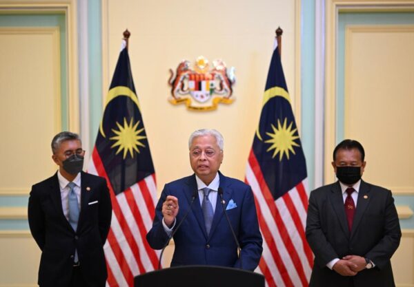 Arja Lee kini pensyarah seni - Kosmo Digital