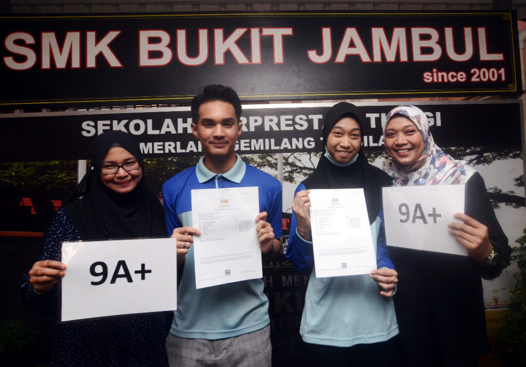 SPM 2021: Dua sahabat baik peroleh 9A+ - Kosmo Digital