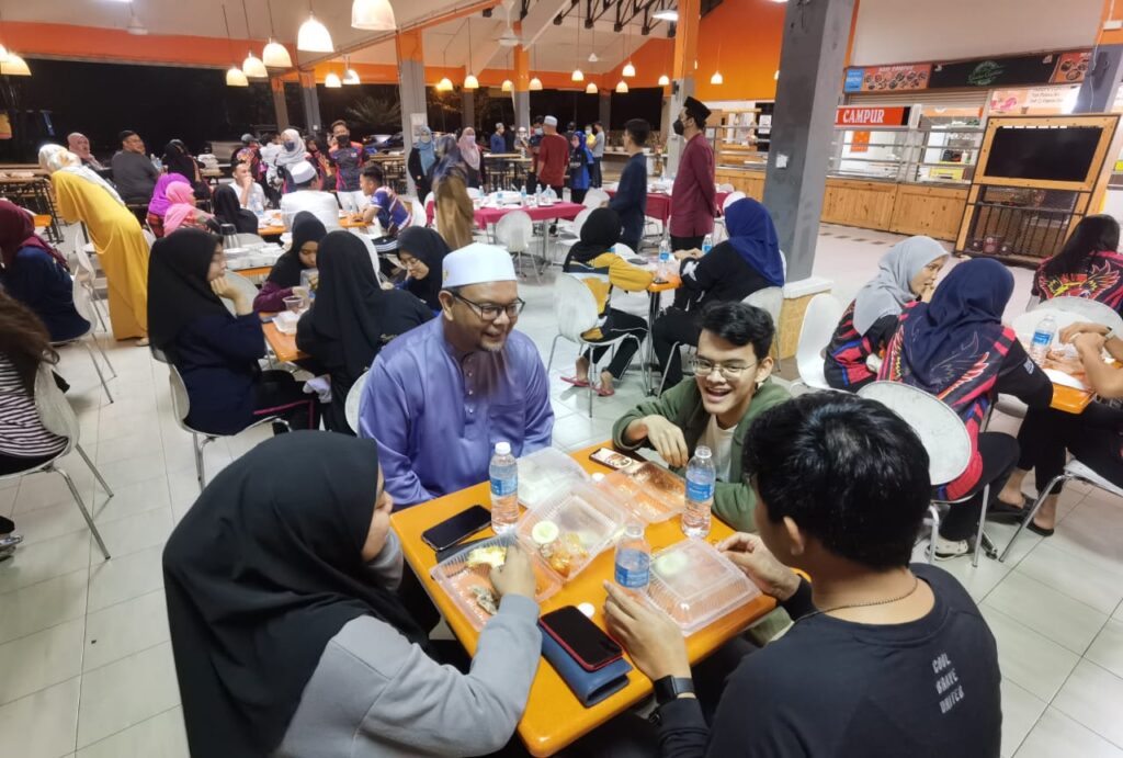 17,000 pelajar UUM terima manfaat Menu Keluarga Malaysia - Kosmo Digital