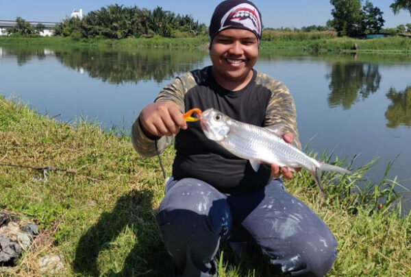 Pemancing teruja sifat agresif ikan bulan - Kosmo Digital