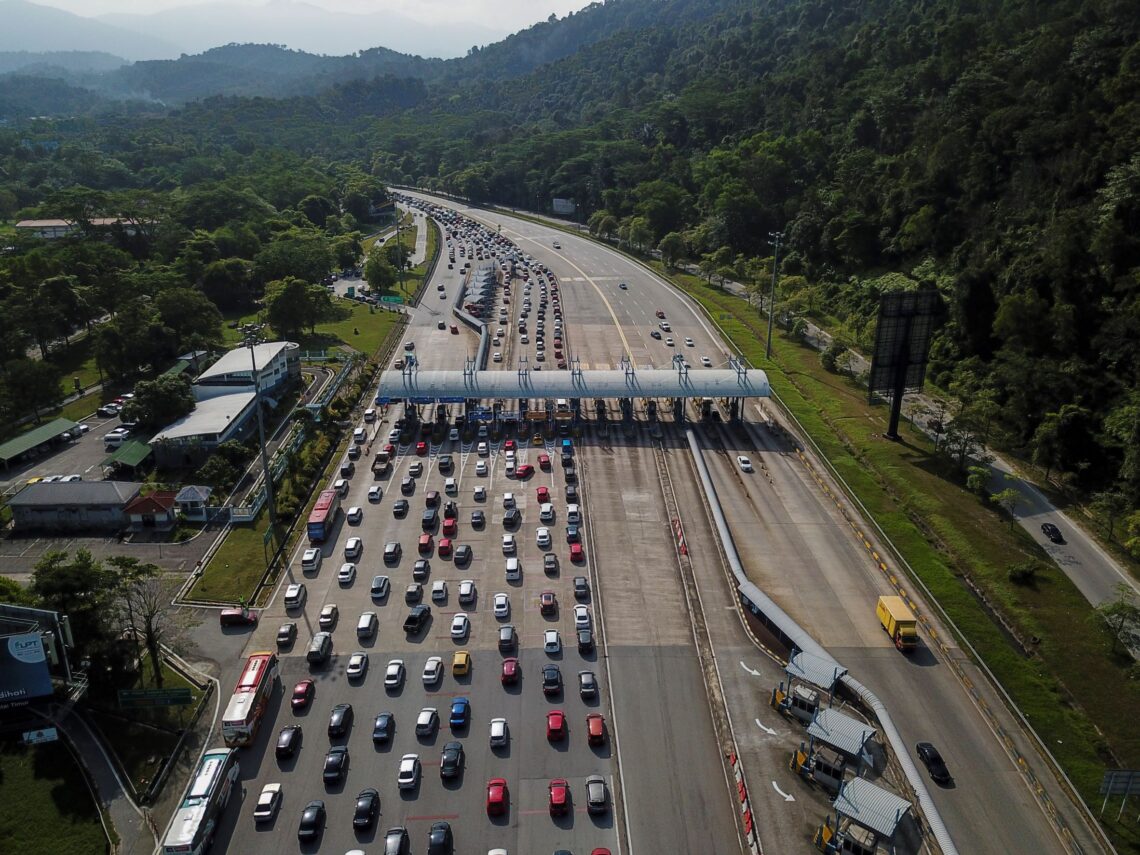 Lebuh raya sesak, ramai perantau balik kampung - Kosmo Digital