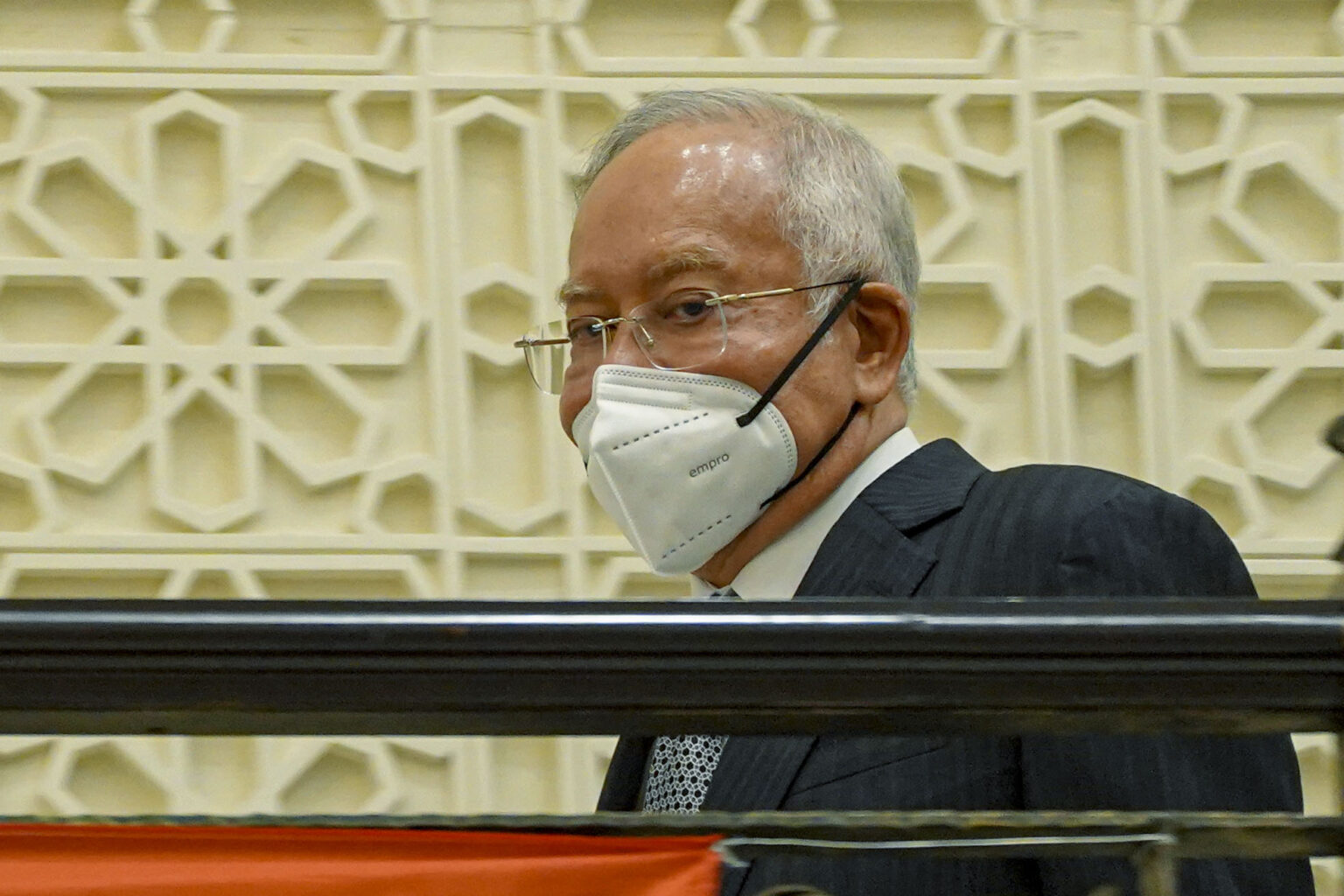 Mahkamah: Najib lantik Nik Faisal pemegang mandat 5 akaun - Kosmo Digital