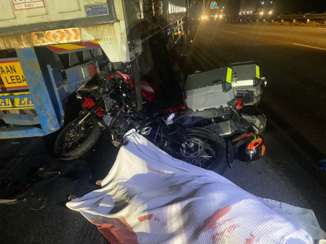 Peniaga burger maut motosikal rempuh lori, kelindan - Kosmo Digital